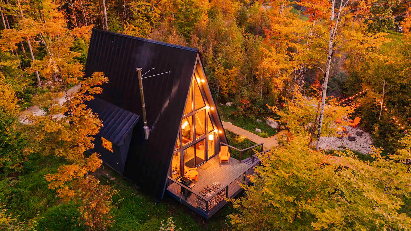 Natural and Elegant A-Frame Cabin Design Idea | MODERN TINY CABINS
